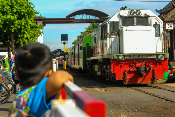 Rute Kereta ke Bandung dan Keluar Bandung: Jadwal & Stasiun